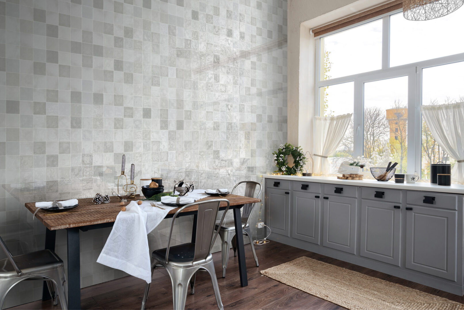 Small size wall tiles for bathrooms and kitchens - Made in Spain